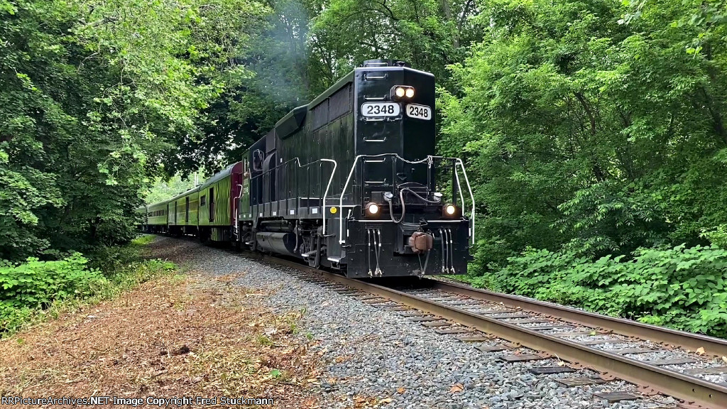 HZRX 2348 leads north at Walnut & North Sts.